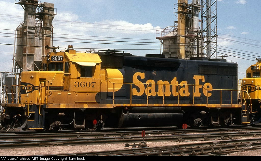 ATSF 3607--GP39-2